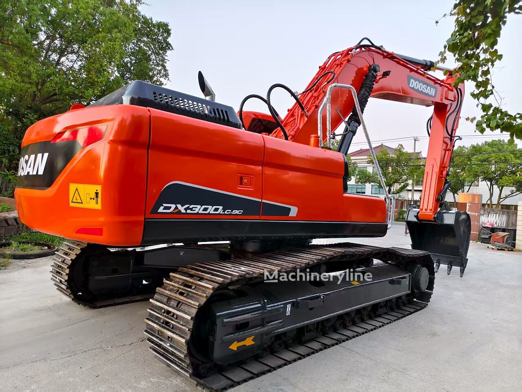 Doosan DX300LC-9C bager guseničar