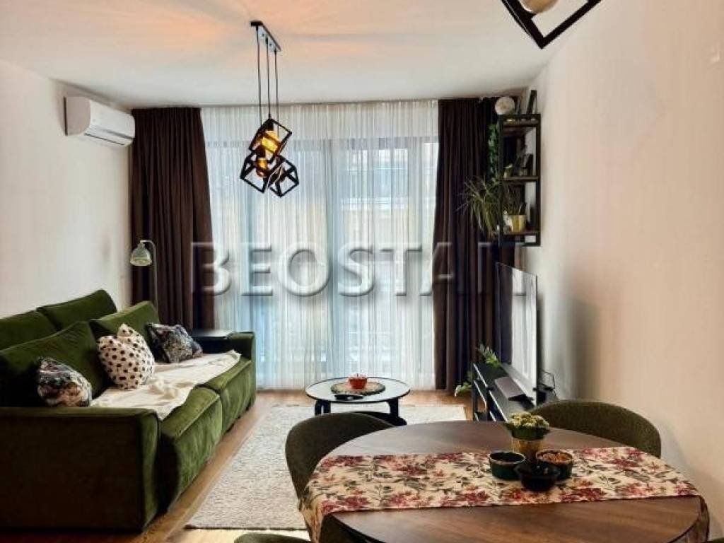 Trosobni stan Mirka Milojkovića, Rospi Ćuprija - Lešće, Beograd