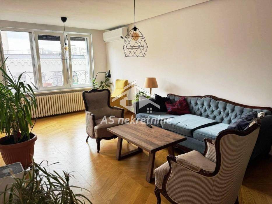 Trosobni stan u dobrom stanju, šesti sprat, Hram Svetog Save - Neimar - Čubura, Beograd