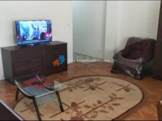 Trosobni stan u dobrom stanju, prvi sprat, Dedinje, Beograd