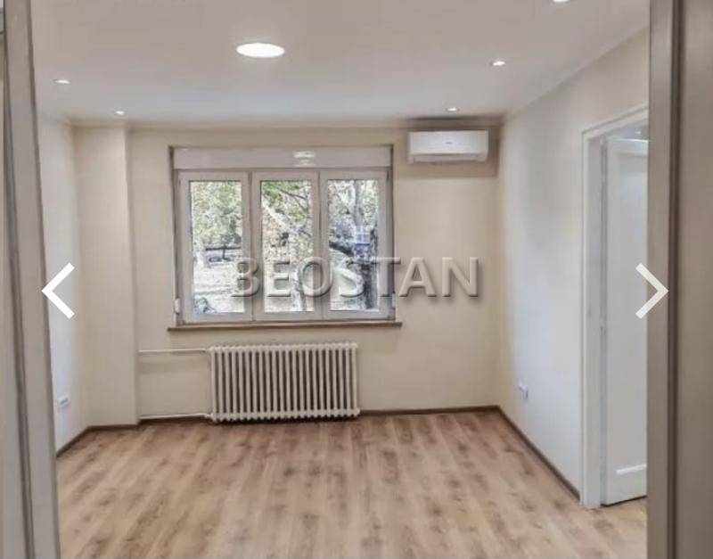 Trosobni stan Karađorđeva, Savamala, Beograd