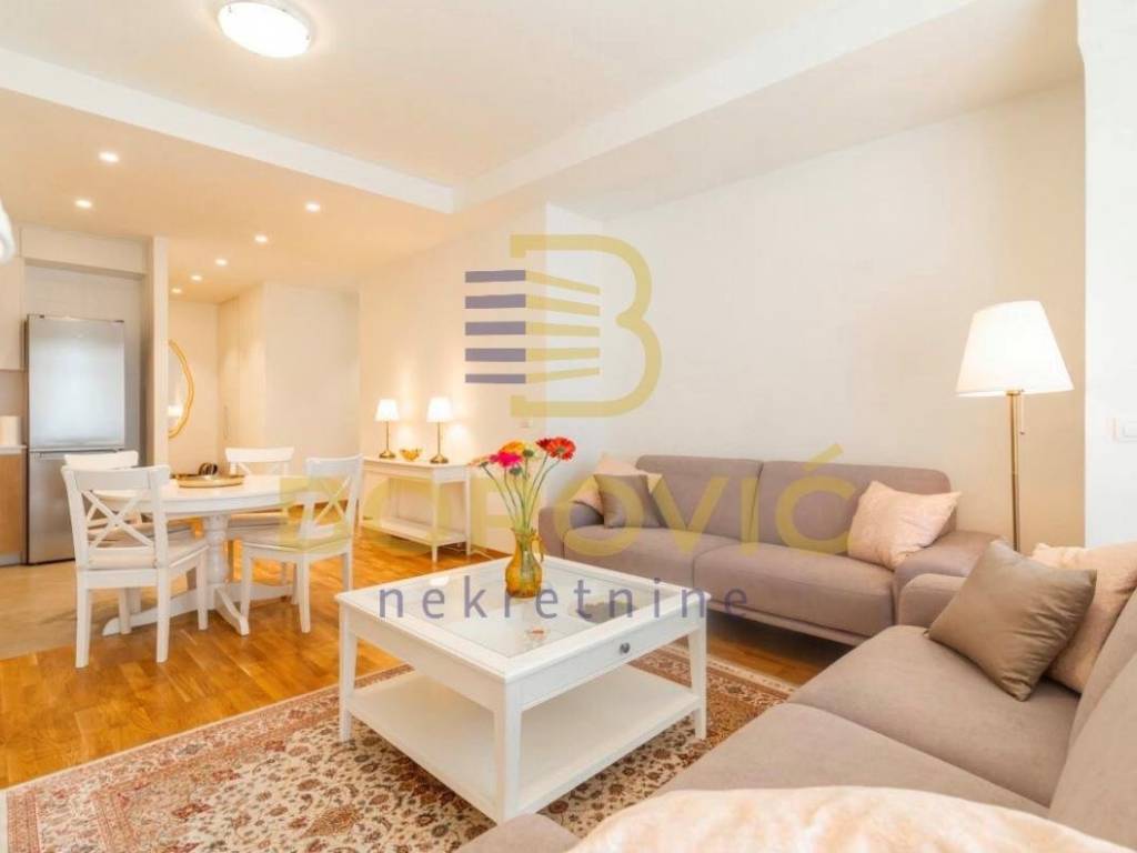 Trosobni stan novo, prvi sprat, Beograd