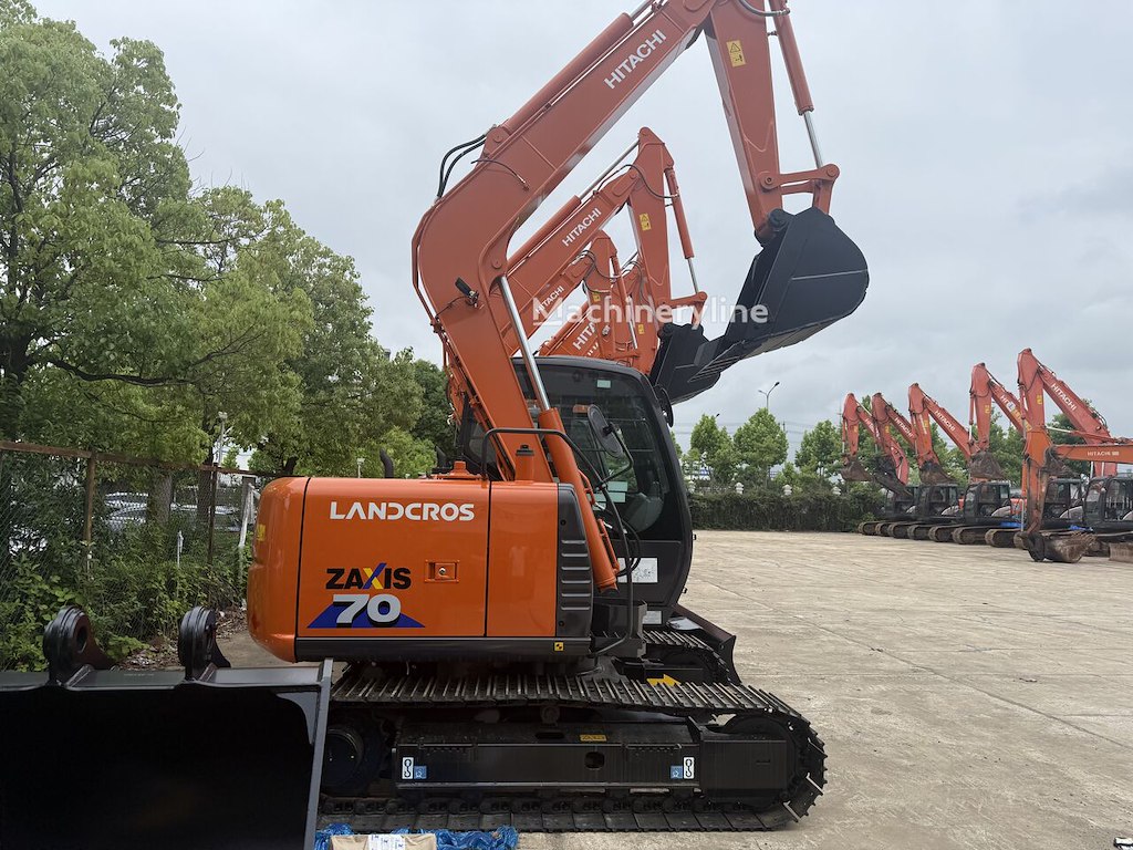Novi Hitachi ZX70 bager guseničar