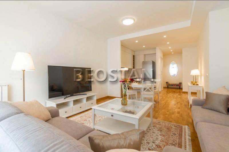 Trosobni stan Bulevar Vudroa Vilsona, Beograd