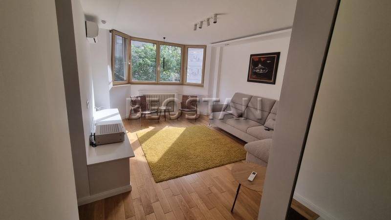 Trosobni stan Krunska, Beograd
