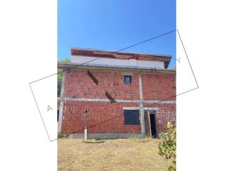 Samostalna porodična vila 175 m², novo, Centar, Kraljevo