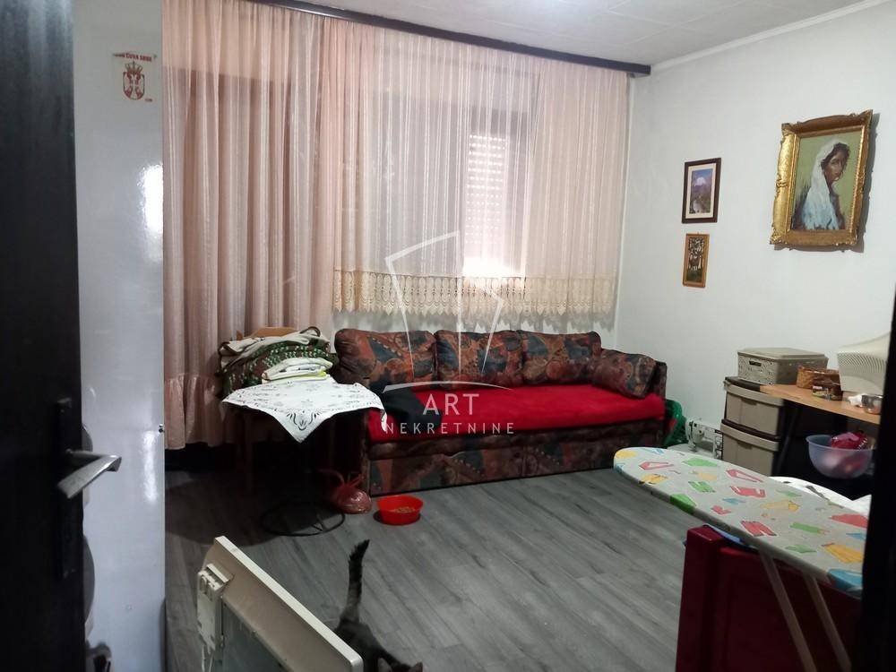 Samostalna porodična vila Radnička, Centar, Stara Pazova