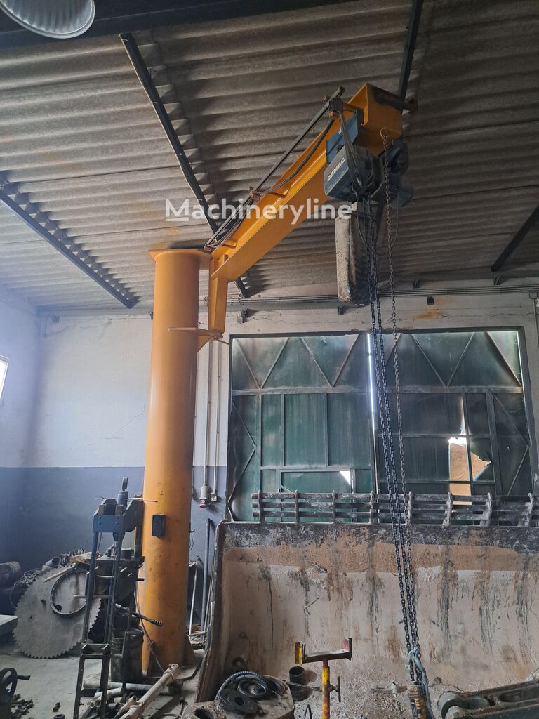 Demag poluportalna dizalica