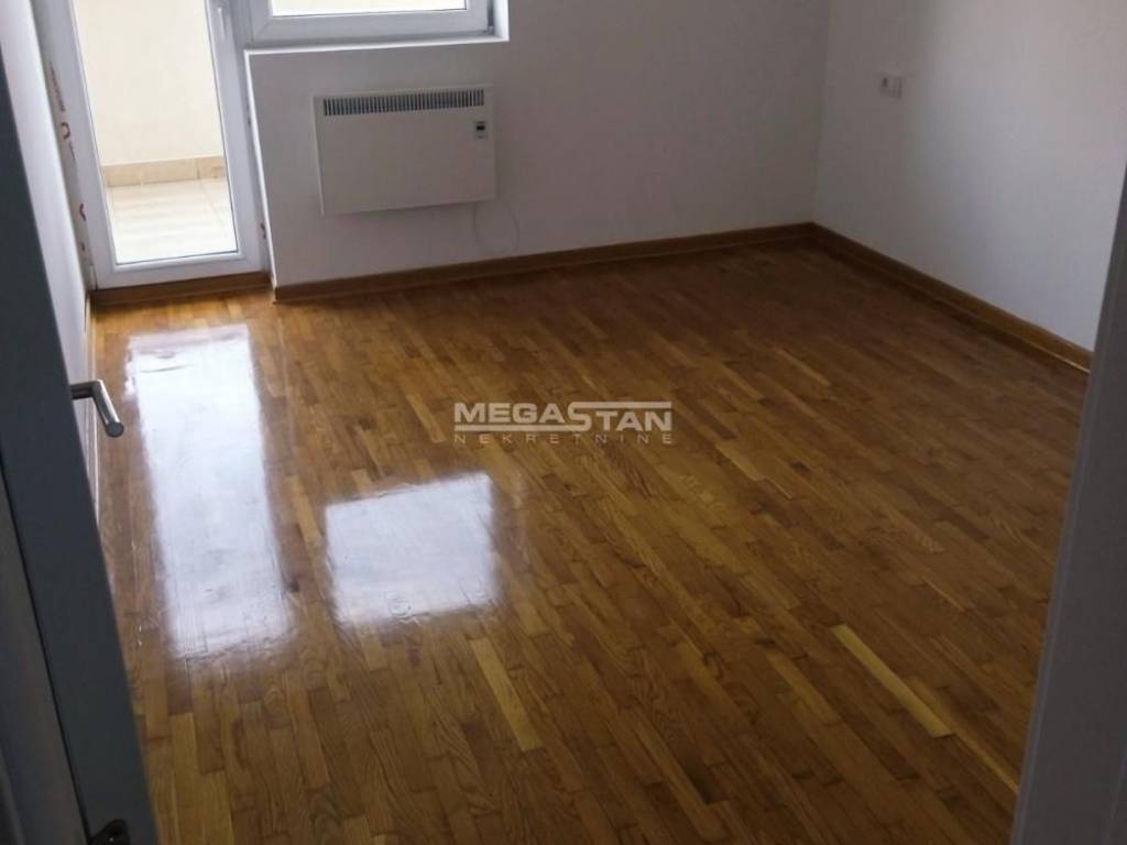 Trosobni stan 8. marta, Kaluđerica, Beograd