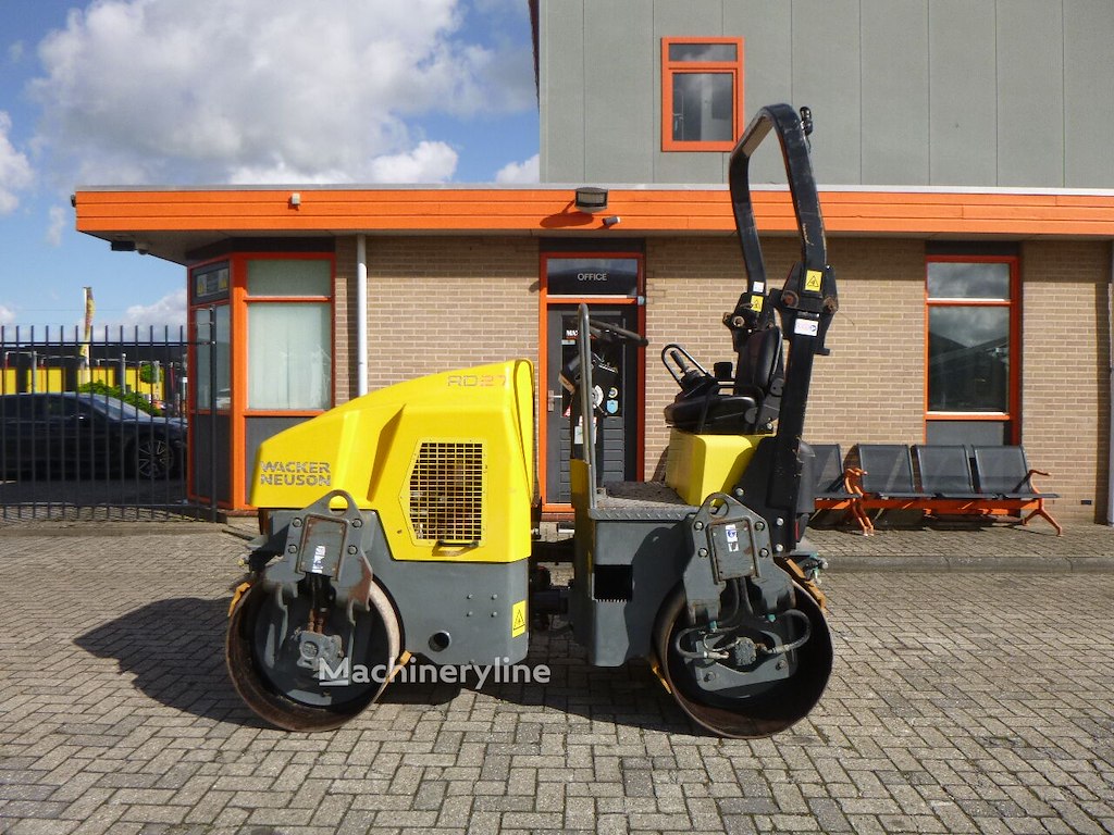 Wacker Neuson RD27-120 mali valjak