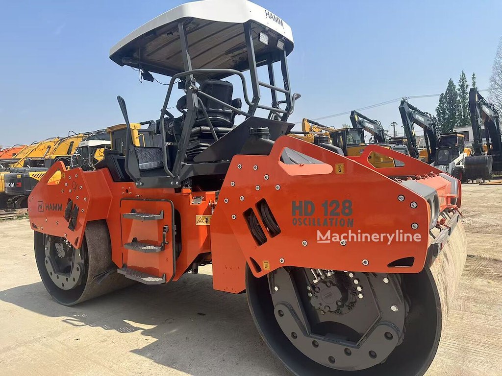 Hamm HD128 valjak za asfalt