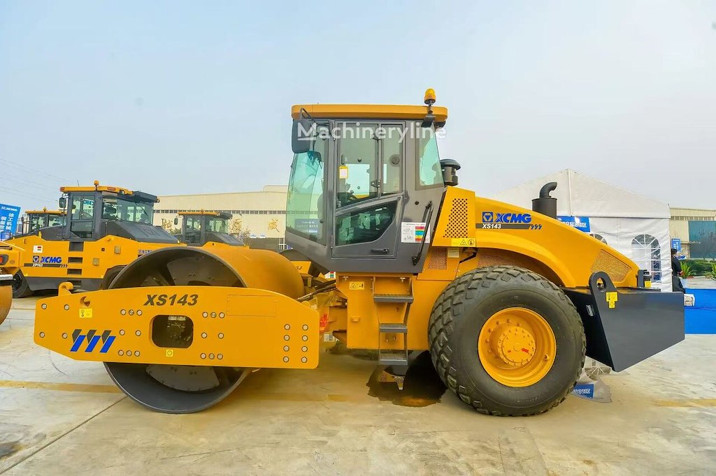 Novi XCMG XS143 kompaktor s jednim valjkom