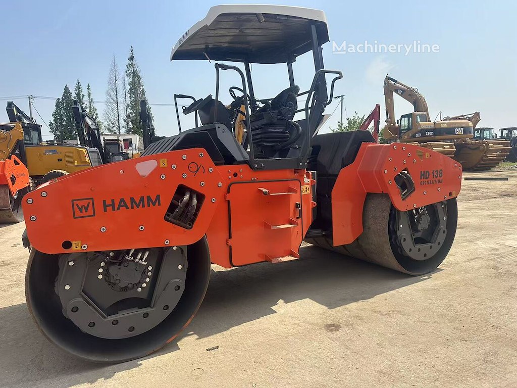 Hamm HD138 valjak za asfalt