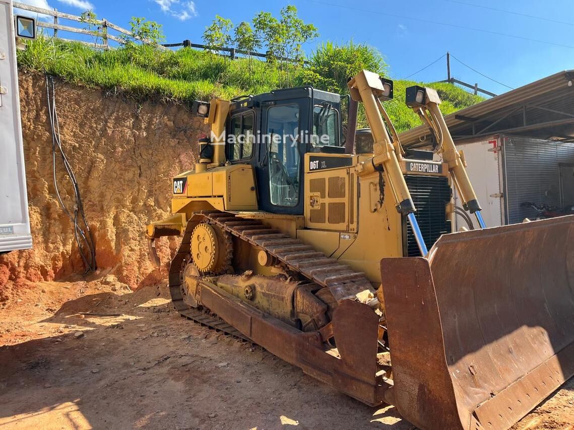 Novi Caterpillar D6T XL buldožer