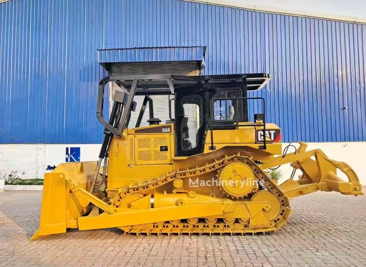 Novi Caterpillar D6R2XL buldožer