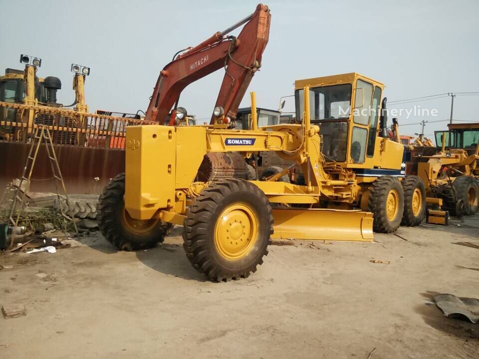 Komatsu GD623 grejder