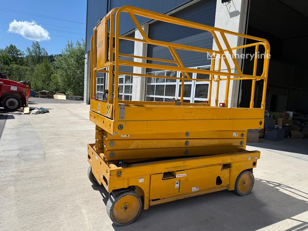 Haulotte Compact 10 makazasta platforma