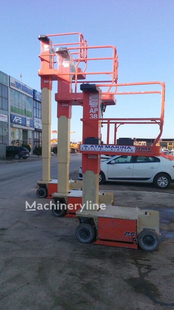 JLG 1230 jarbolna penjajuća platforma