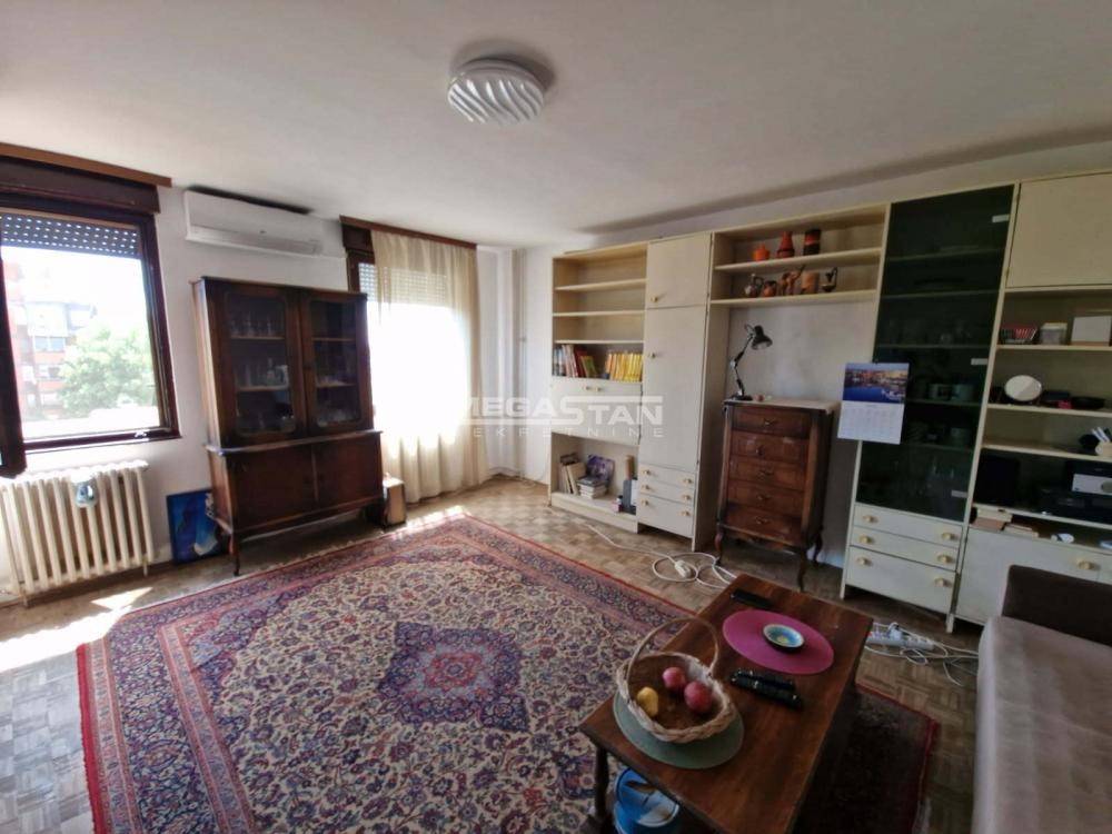 Trosobni stan Zmajevačka, Žarkovo, Beograd