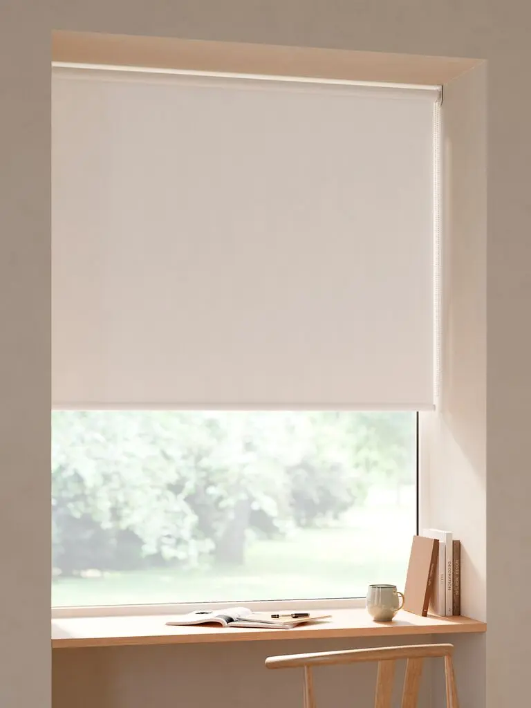 Zatamnjuјuća rolo zavesa Aurora, 140x170 cm, bela