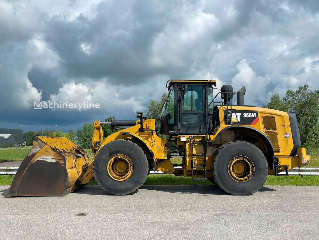 Caterpillar 966M prednji utovarivač