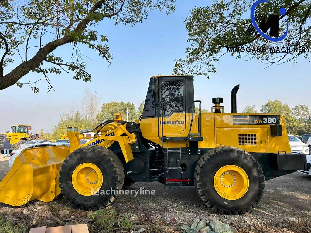 Komatsu WA380 prednji utovarivač