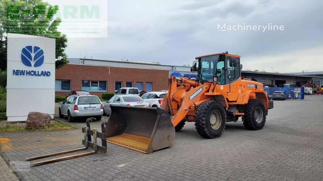 Doosan DL 200 mit waage prednji utovarivač