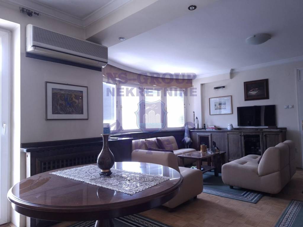 Stan 104 m², Grbavica, Novi Sad