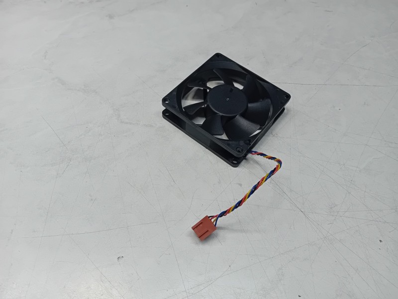 ventilator 8cm pin4 ispravan