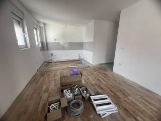 Dvosobni stan novo, prvi sprat, Beograd