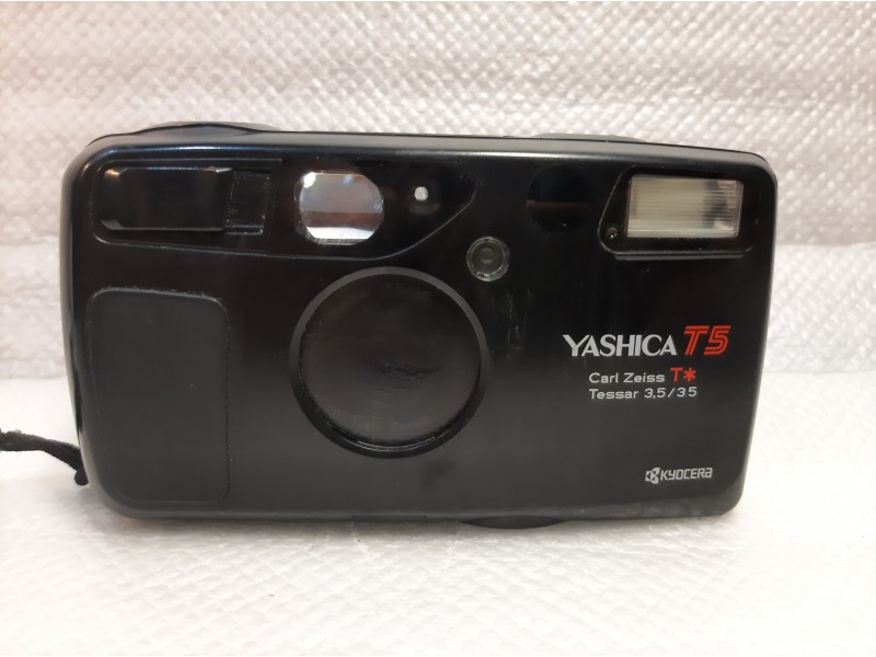 KULTNI ANALOG EXTRA CLASS YASHICA T5 CARL ZEISS TESSAR