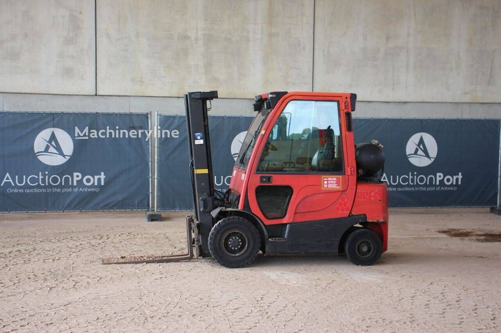 Prodaje se Hyster H2.5FT viljuškar na gas na aukciji