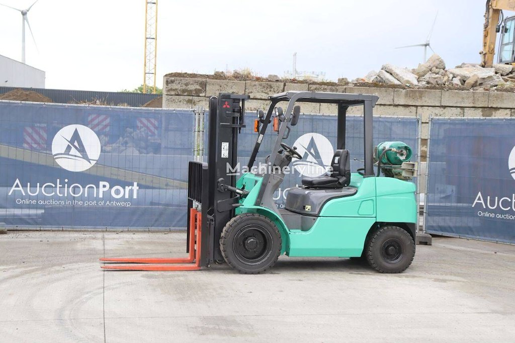 Prodaje se Mitsubishi FG30T viljuškar na gas na aukciji