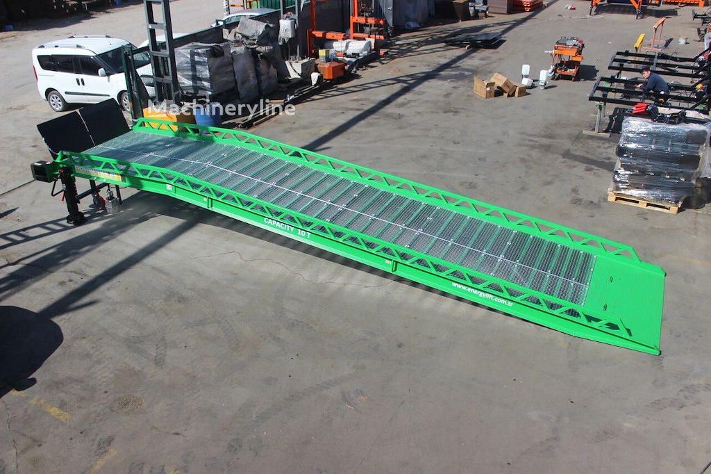Nova Energy Lift PYR-KING mobilna utovarna rampa