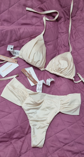 Calzedonia nov kupaci