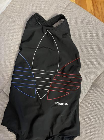 Adidas kupaći vel S NOVO