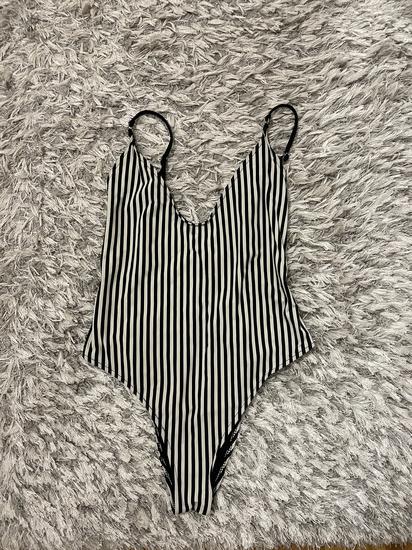 Bershka kupaci kostim
