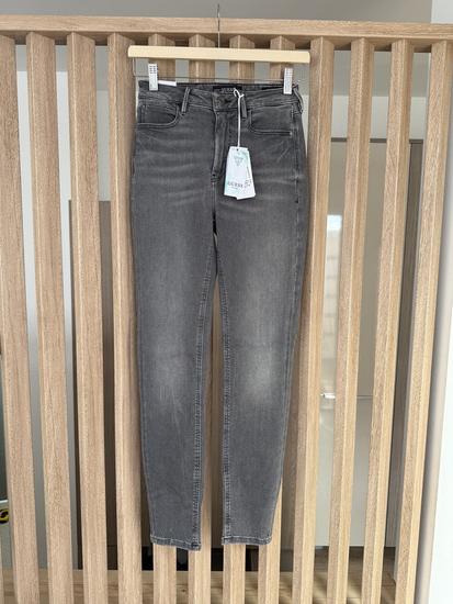 NOVO Guess skinny farmerke