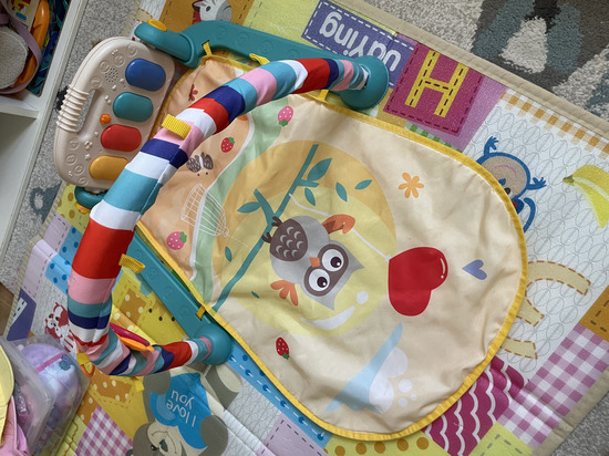 Gimnastika za bebe (baby gym) piano