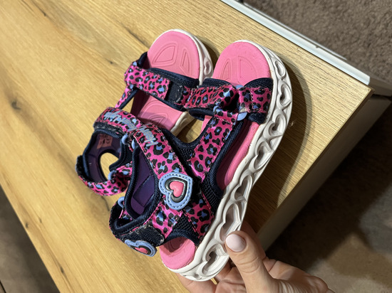 Skecers sandale 29