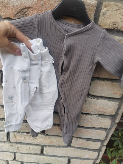 Lot za bebe vel 62 sve za 100 dinara