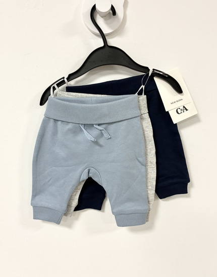 C&A tri trenerkice za bebe