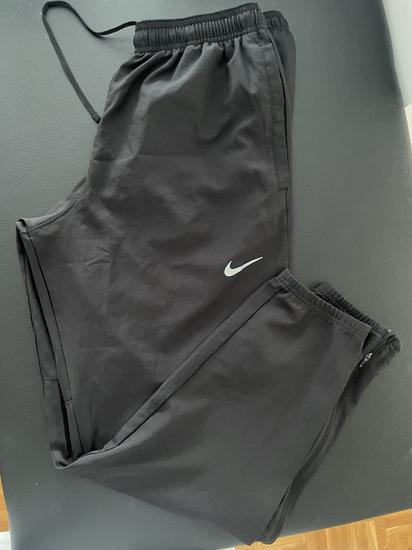 Nike donji deo