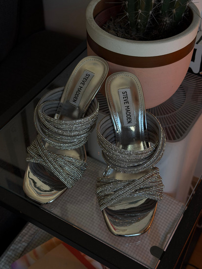 Steve Madden Sandale 37