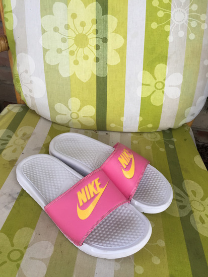 Original Nike papuce br40.5