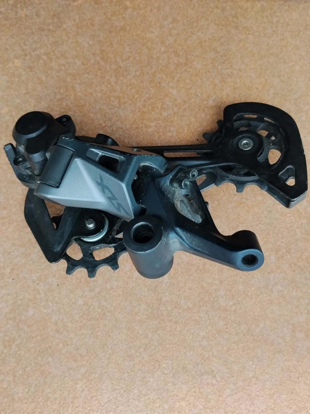 Shimano SLX M7100 zadnji menjac + prednji