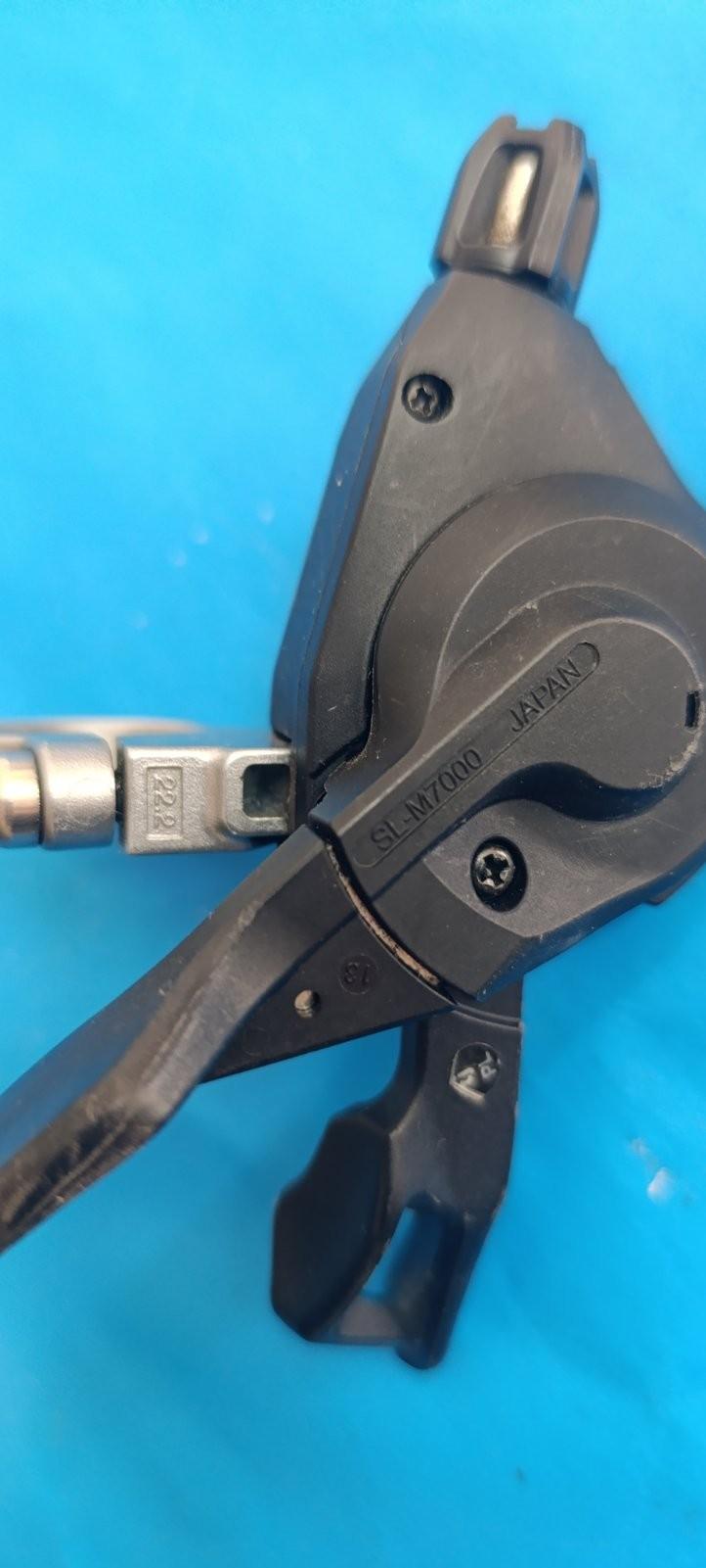 Leva rucica menjaca Shimano M7000