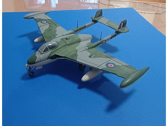 Gotova maketa DH Vampire razmera   1:48