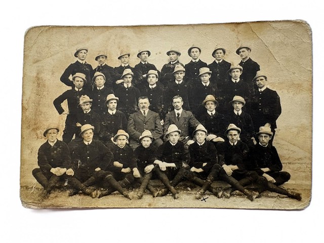 Razglednica – grupni portret učenika, 1916.g