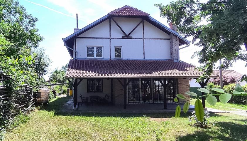 Trešnja - Popović, kuća za dnevno izdavanje, odmor i proslave . .